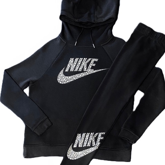 Nike | Pants & Jumpsuits | Nike Pro Set | Poshmark